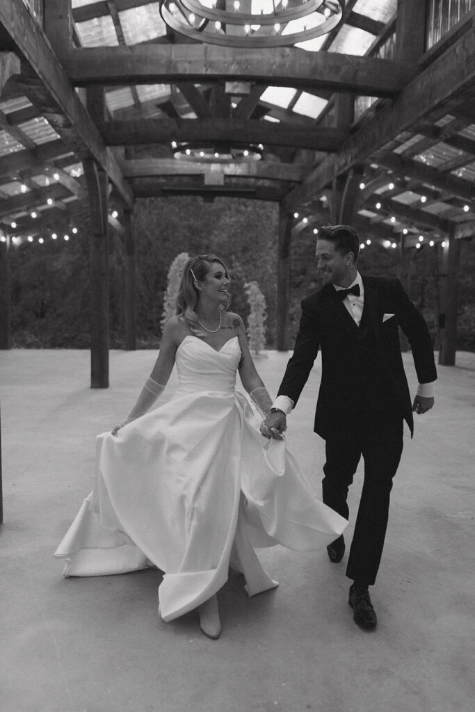 Minimalist Monochrome Wedding Inspiration - Confetti Magazine