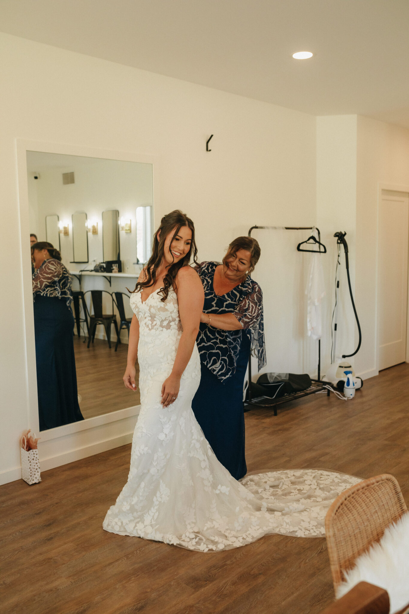 Romantic White Poplar Wedding - Confetti Magazine