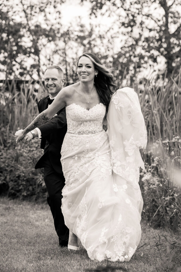 Summer Wedding With Unexpected Rain - Confetti Magazine