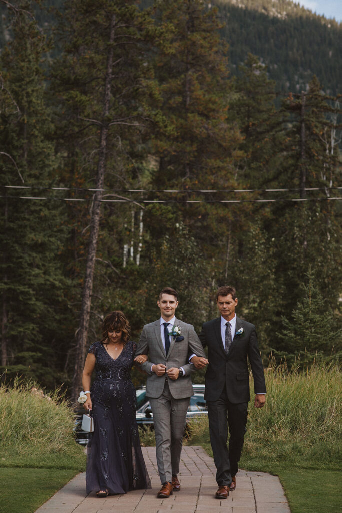 A Timeless Canmore Wedding - Confetti Magazine