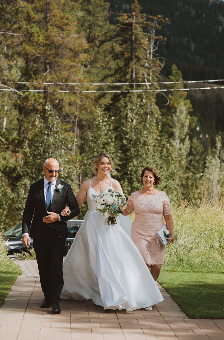 A Timeless Canmore Wedding - Confetti Magazine